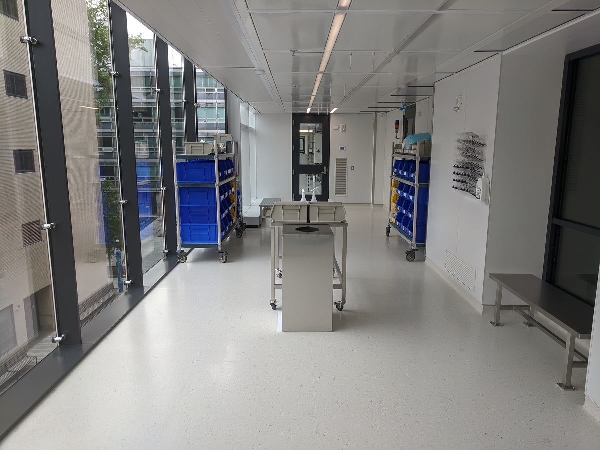 Changes to Fab 12 pre-gowning area | MIT.nano